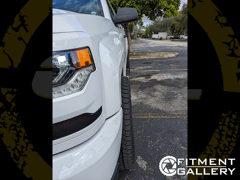 2018 Chevrolet Silverado 1500 - 22x10 Moto Metal Wheels 285/45R22 ...