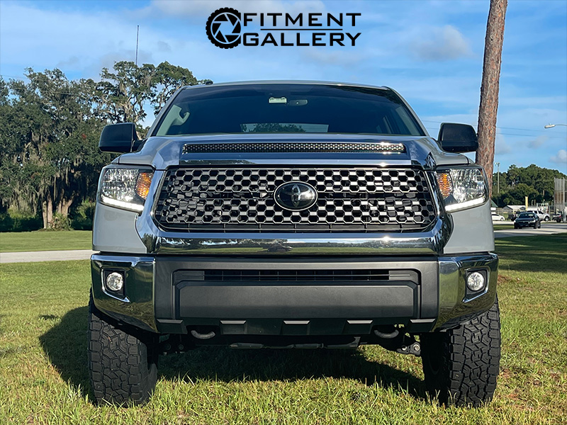 2018 Toyota Tundra - 18x9 Method Race Wheels LT285/75R18 Toyo Tires