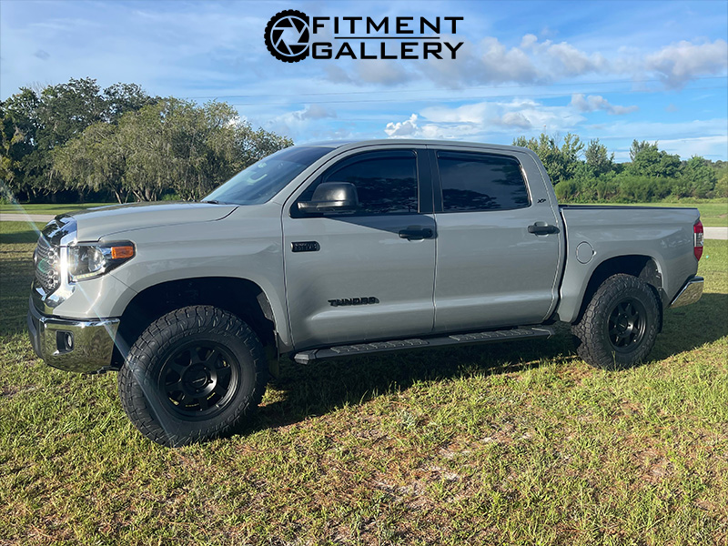 2018 Toyota Tundra - 18x9 Method Race Wheels LT285/75R18 Toyo Tires
