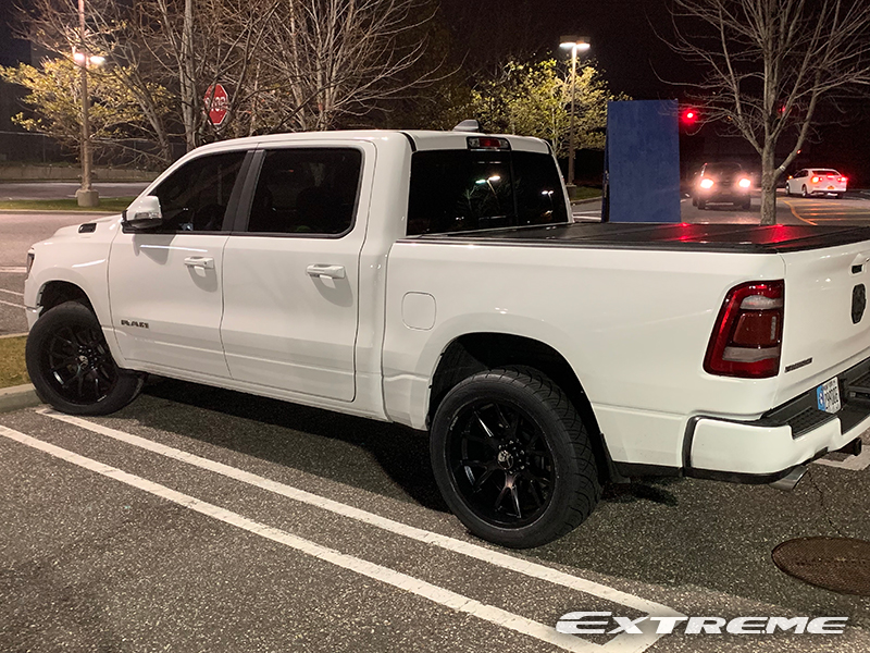 2019 Ram 1500 - 22x10 Hostile Wheels 305/45R22 Nitto Tires