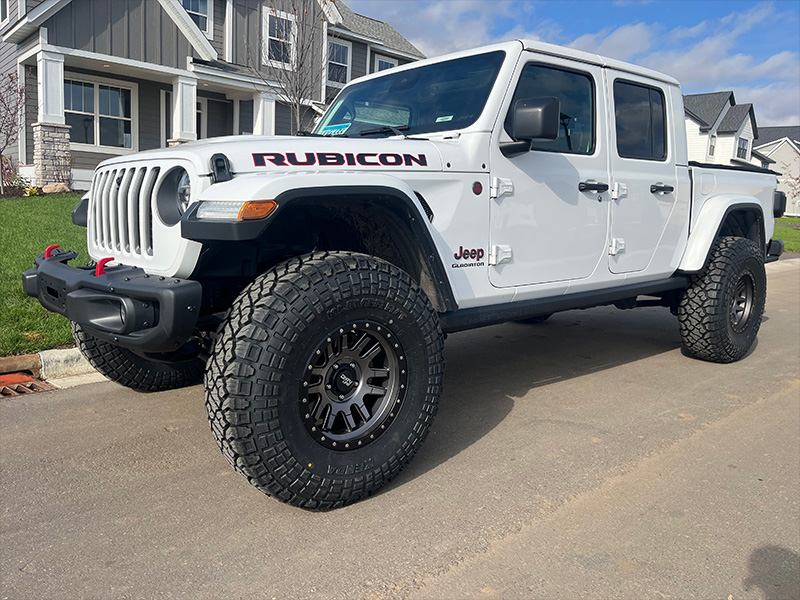 2020 Jeep Gladiator - 17x9 Dirty Life Wheels 37x12.50R17 Kenda Tires