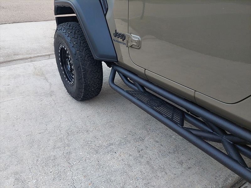 2020 Jeep Gladiator - 17x9 Scorpion Wheels LT35x10.50R17 Venom Power Tires