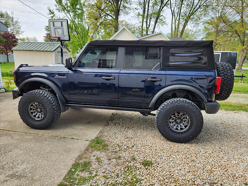 2021 Ford Bronco - 17x9 Lock Offroad Wheels 35x12.50R17 Cooper Tires