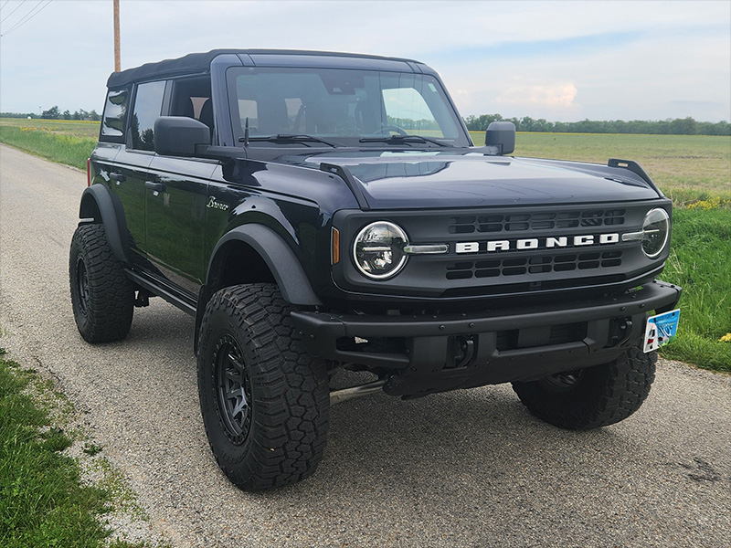 2021 Ford Bronco - 17x9 Lock Offroad Wheels 35x12.50R17 Cooper Tires