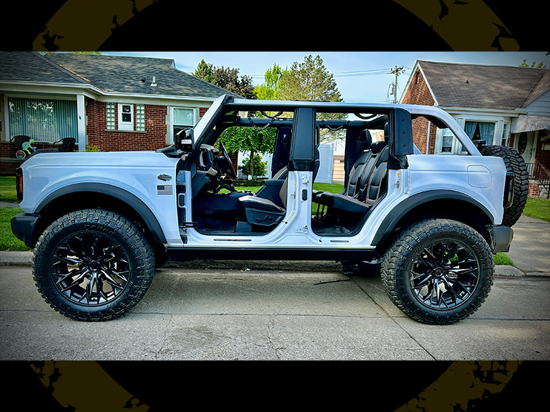 2021 Ford Bronco - 22x10 Fuel Offroad Wheels LT37x12.50R22 Radar Tires