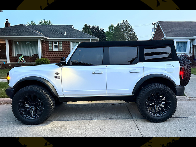 2021 Ford Bronco - 22x10 Fuel Offroad Wheels LT37x12.50R22 Radar Tires