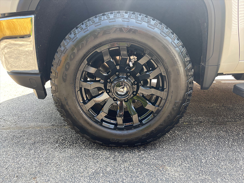 2021 GMC Sierra 2500 HD - 20x9 Fuel Offroad Wheels 275/65R20 Goodyear Tires