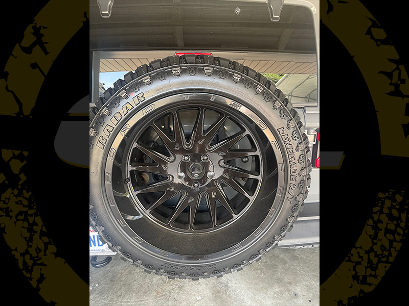 2021 Jeep Wrangler - 22x12 TIS Offroad Wheels LT33x12.50R22 Radar Tires