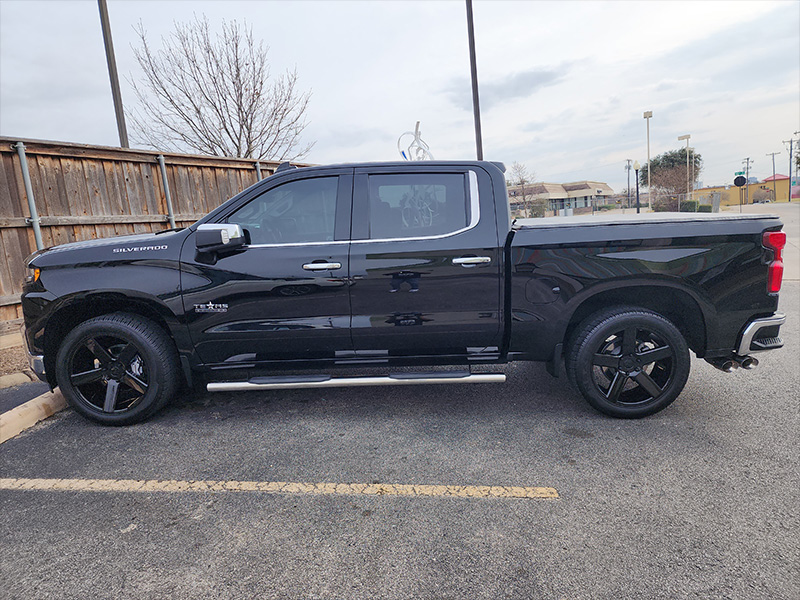 2022 Chevrolet Silverado 1500 - 22x9.5 Dub Wheels 305/45R22 Nexen Tires
