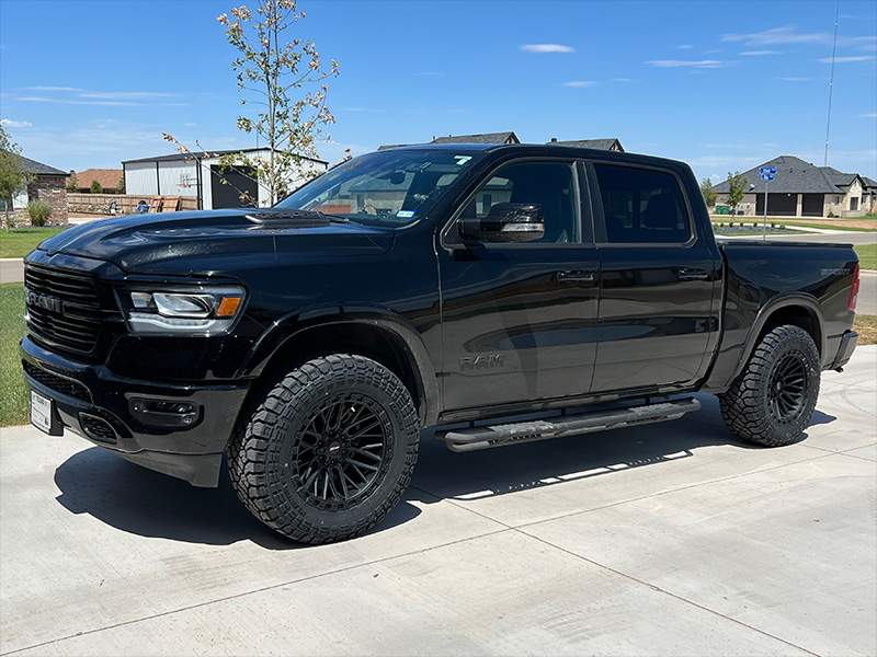 2022 Ram 1500 - 20x10 Vortek Offroad Wheels 35x12.50R20 Kenda Tires