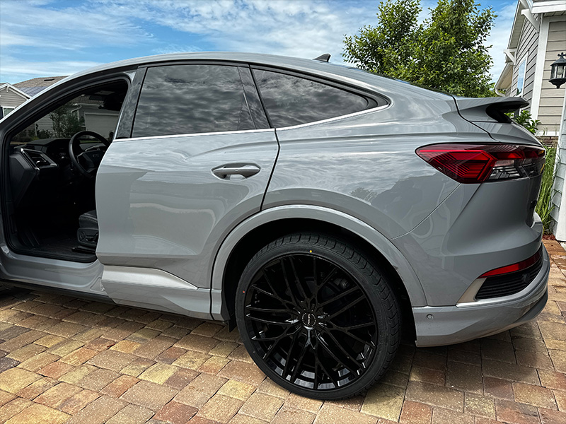 2023 Audi Q4 e-tron Sportback - 22x9 Motiv Wheels 265/35R22 Ironman Tires
