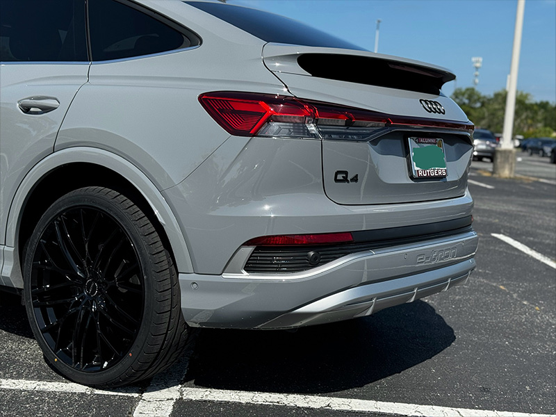 2023 Audi Q4 e-tron Sportback - 22x9 Motiv Wheels 265/35R22 Ironman Tires