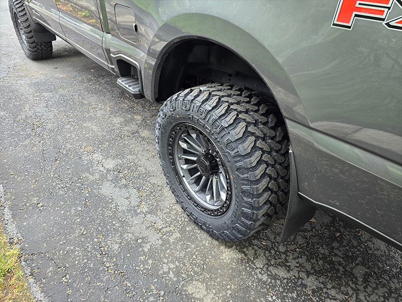 2023 Ford F-250 Super Duty - 20x10 TIS Offroad Wheels 35x12.50R20 TIS Offroad Tires