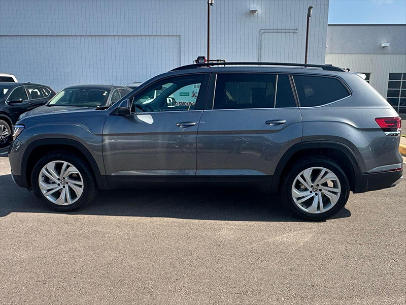 2023 Volkswagen Atlas - 20x8.5 Motiv Wheels 255/50R20 Toyo Tires