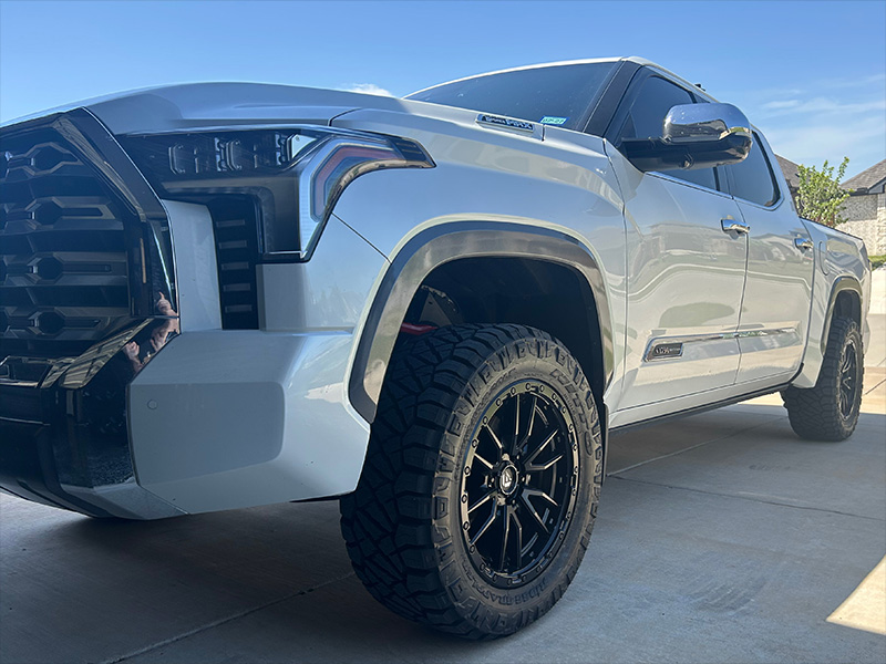 2024 Toyota Tundra - 20x9 Fuel Offroad Wheels 33x12.50R20 Nitto Tires